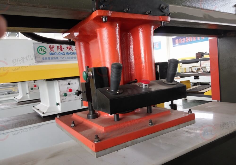 Experienced supplier of moving head cutting press