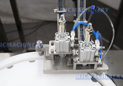 Experienced supplier of vial liquid filling machine,small vial filling ...