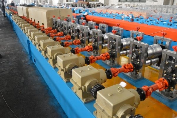 Windows & doors foam insulated shutters slat machine paramet For Sale ...