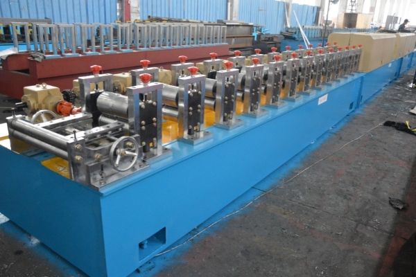 Windows & doors foam insulated shutters slat machine paramet For Sale ...