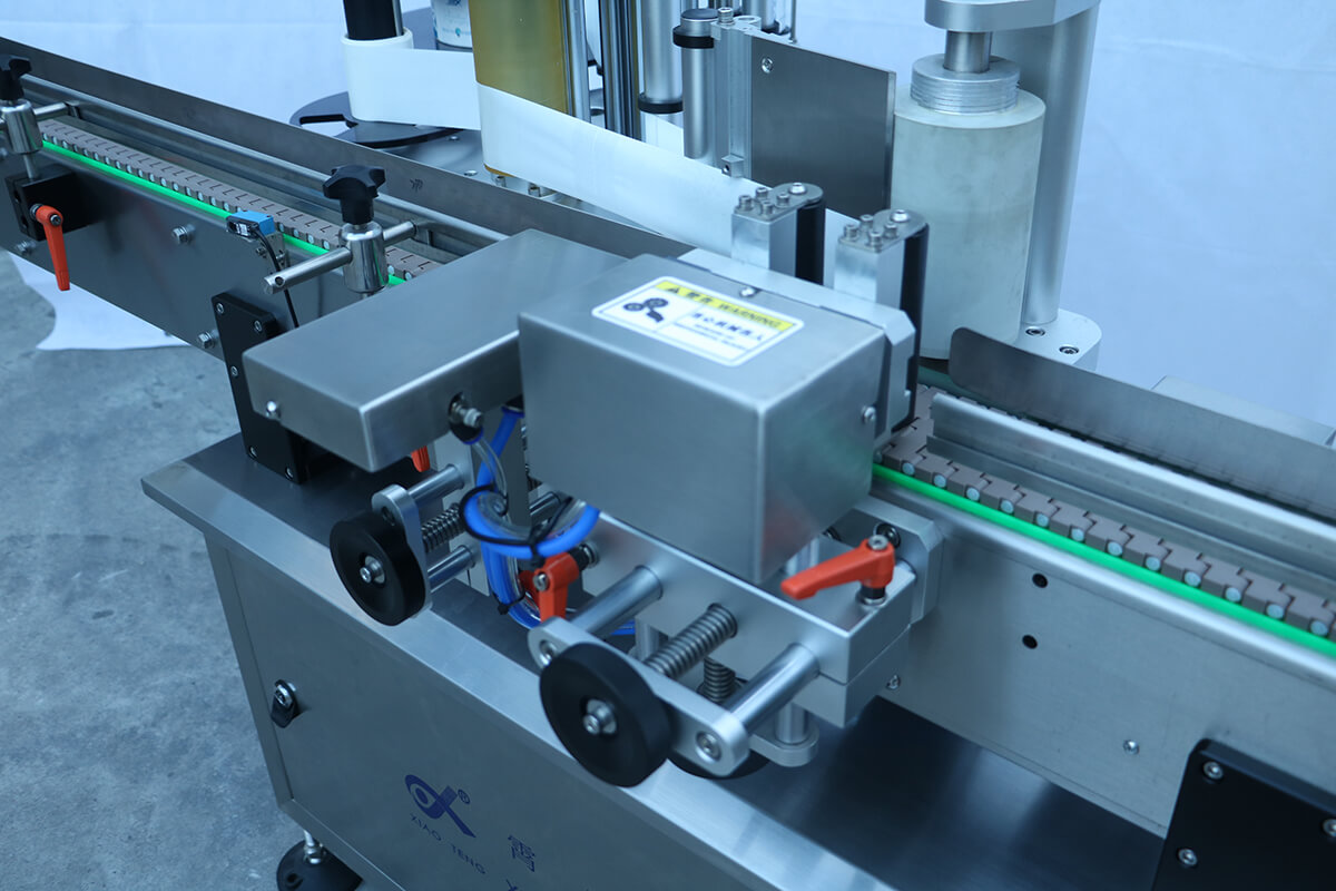 XT-100 Vertical Round Bottle Fixed-point Labeling Machine For Sale | Shanghai Xiaoteng ...