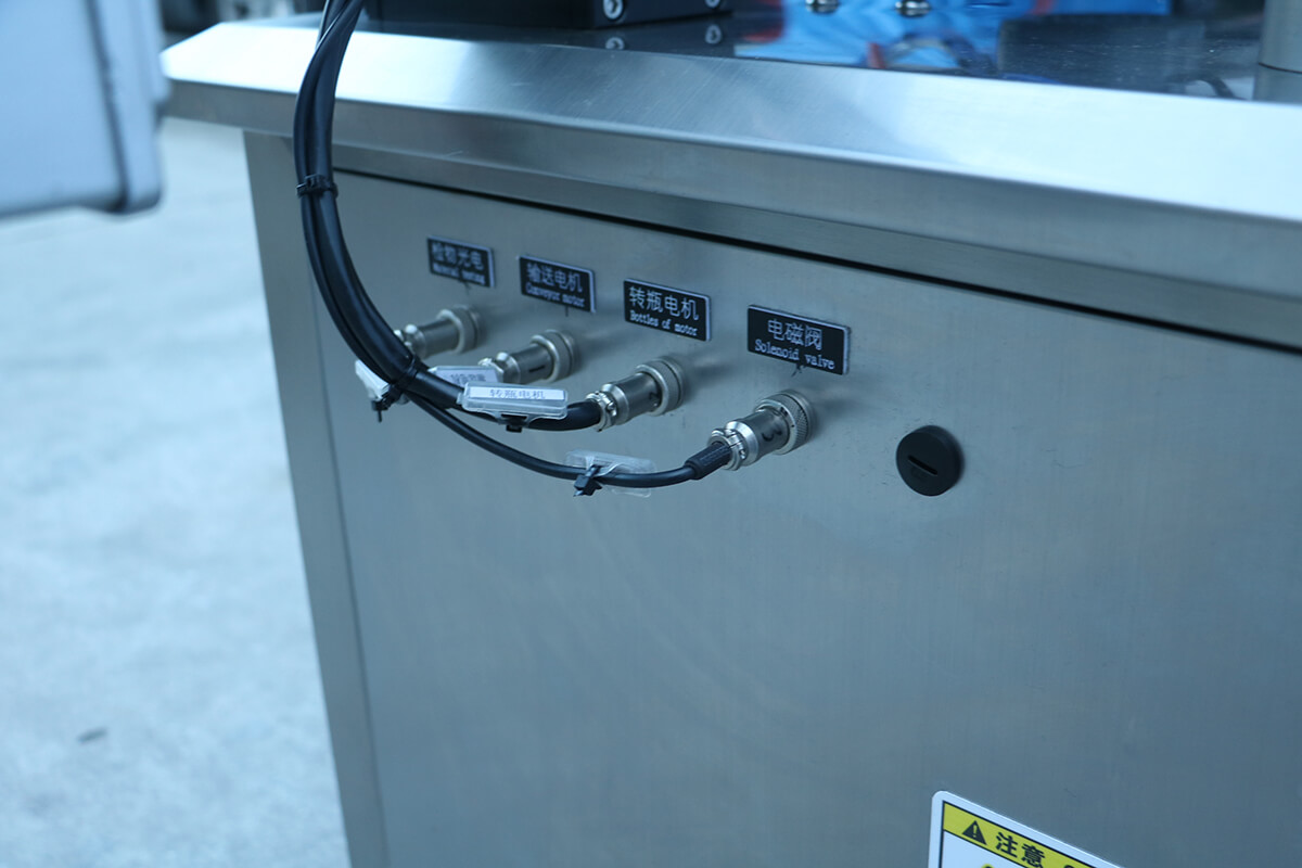 XT-100 Vertical Round Bottle Fixed-point Labeling Machine For Sale | Shanghai Xiaoteng ...