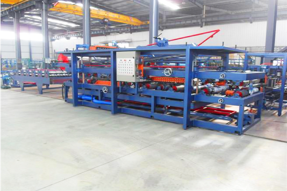 Experienced supplier of sandwich roof machine,roll forming machine ...